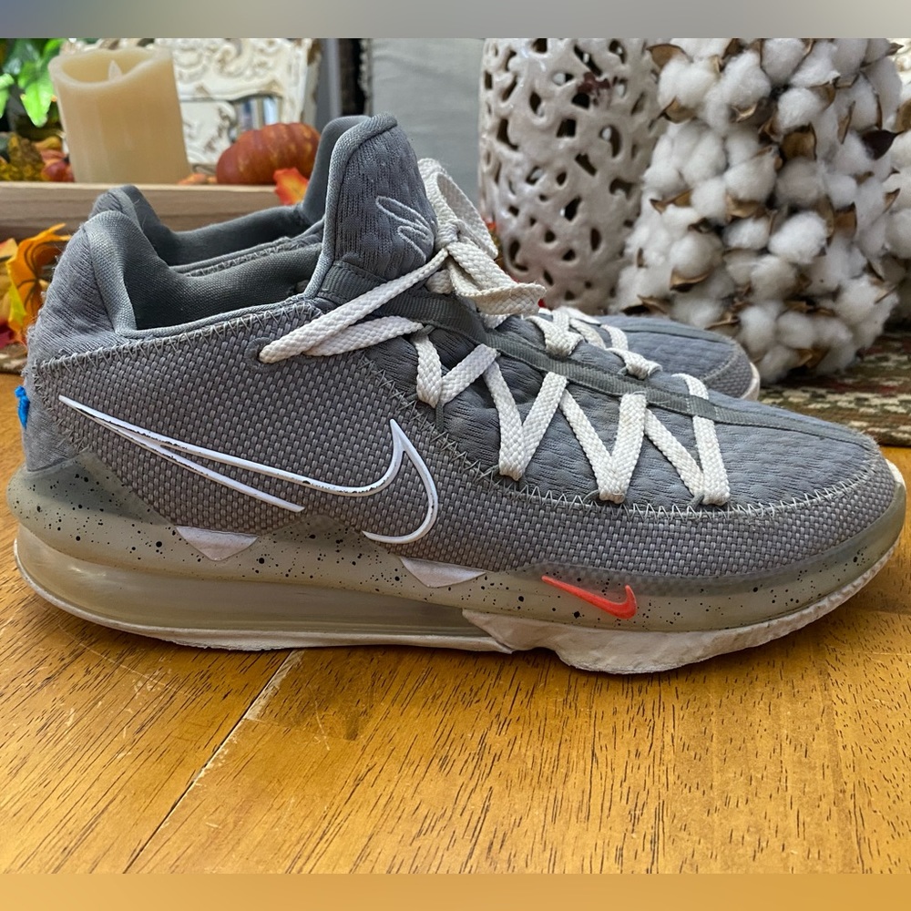 Nike Lebron 17 - Gem